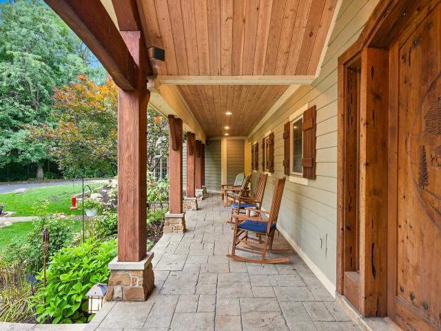 2710 Pleasant Creek Drive