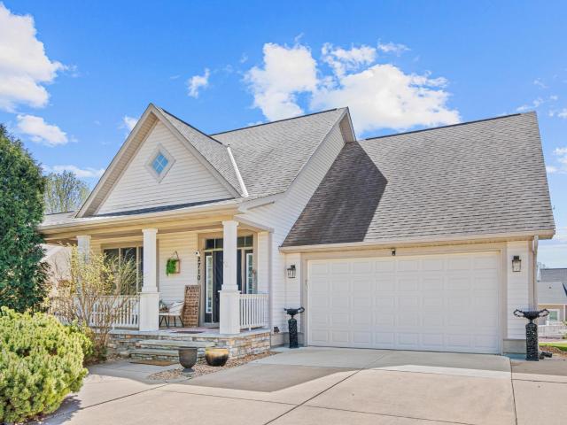 2710 Red Splendor Circle E