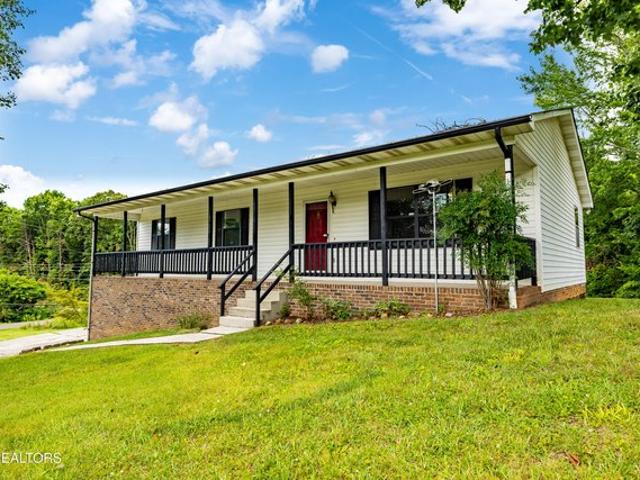 2710 Timberline Dr, Maryville, TN 37801