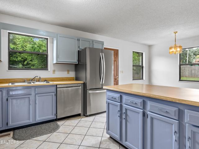 2710 Timberline Drive