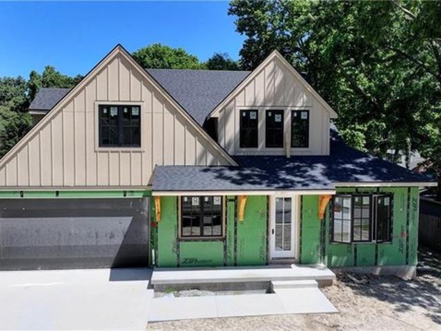 2710 W 49th St, Westwood, KS 66205