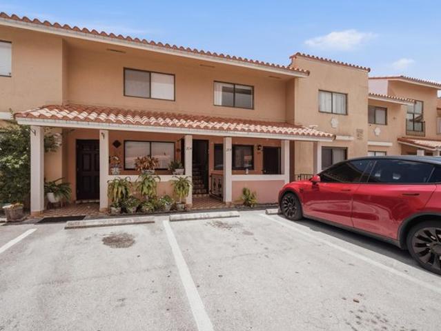 2710 W 60th Pl Apt 205, Hialeah, FL 33016