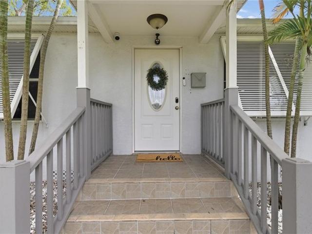 2710 16th Ave N, Saint Petersburg, FL 33713