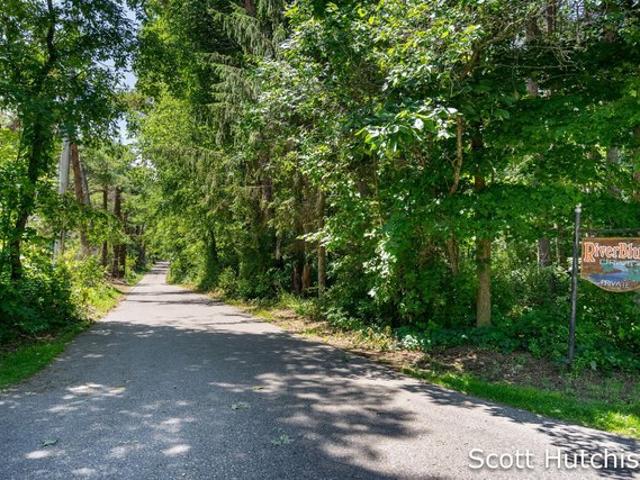 2710 12 Mile Rd NE, Rockford, MI 49341