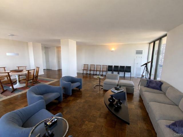 27110 Grand Central Parkway 18E