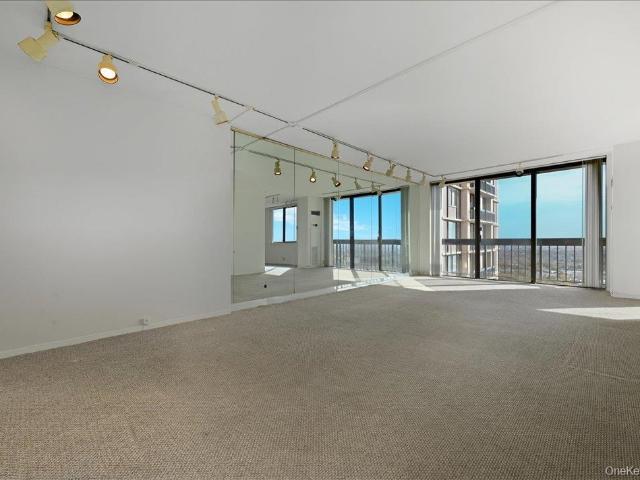 27110 Grand Central Parkway 30R