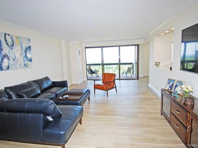 27110 Grand Central 22G