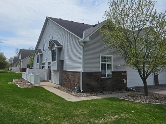 2711 Mallard Dr, Woodbury, MN 55125