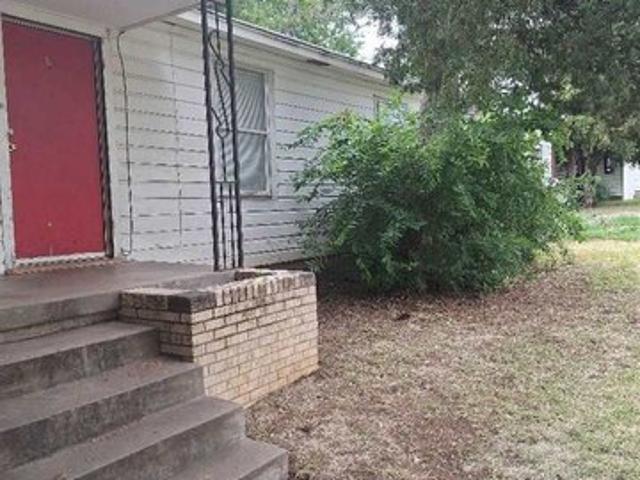 2711 NW Mobley St, Lawton, OK 73507