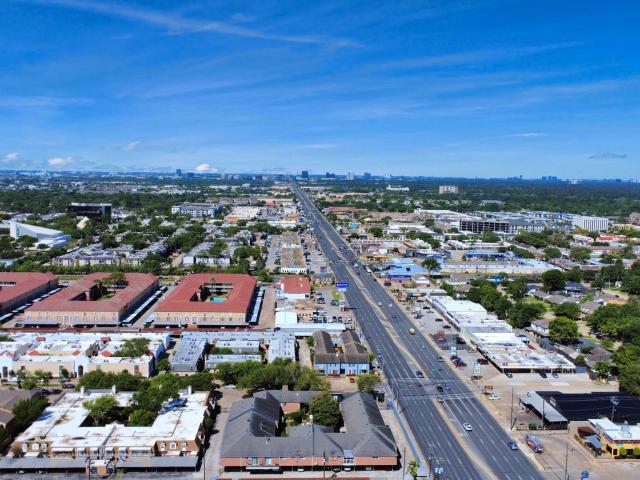 2711 Briarhurst Drive 18