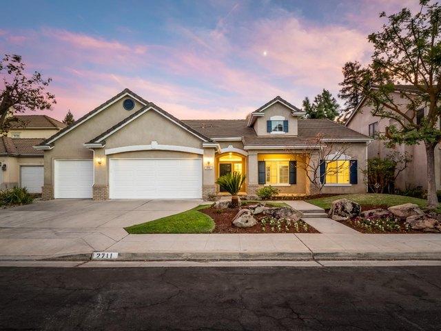 2711 E Shea Dr, Fresno, CA 93720