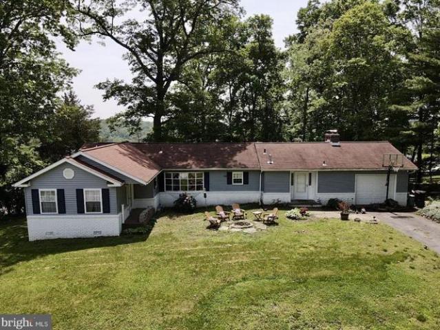 2711 Elizabeth Dr, Westminster, MD 21157