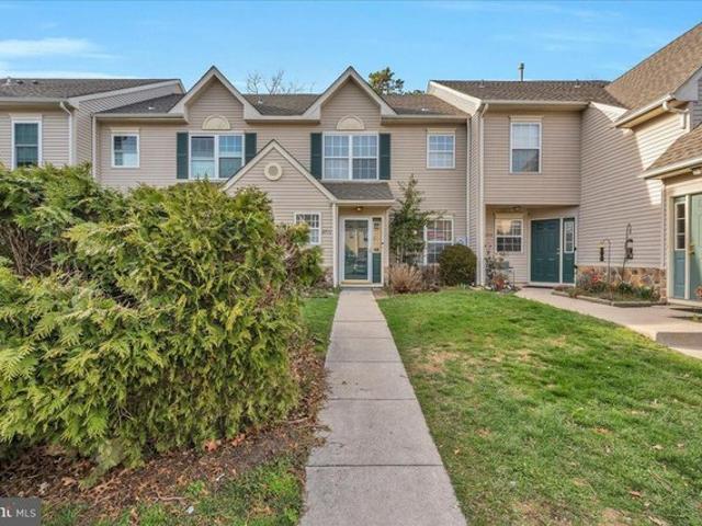 2711 Falcon Ct, Hamilton Township, NJ 08330
