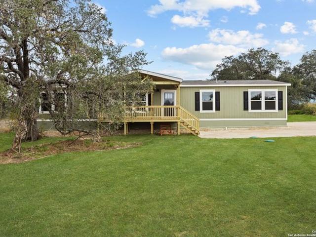 2711 FM 1332, Jourdanton, TX 78026