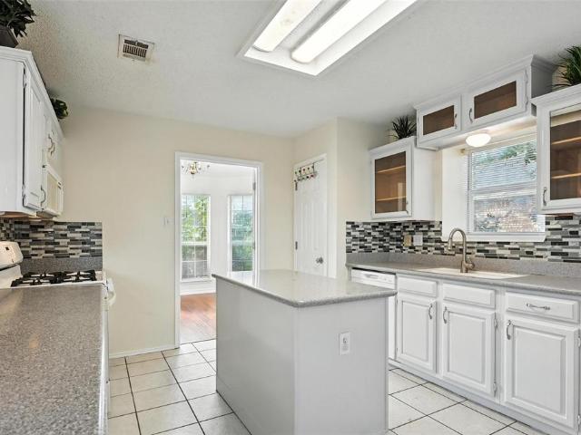 2711 Primrose Lane
