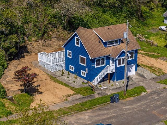 2711 Queets Avenue