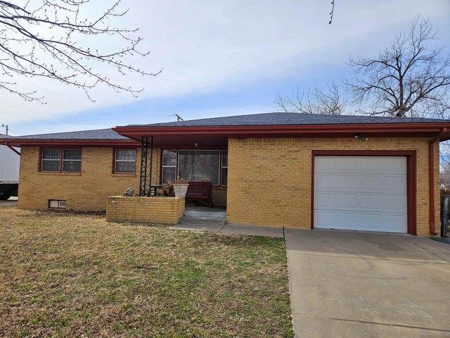 2711 S Laura Ave, Wichita, KS 67216