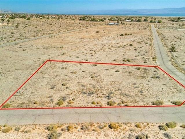 2711 Twin Lakes Ave, Thermal, CA 92274