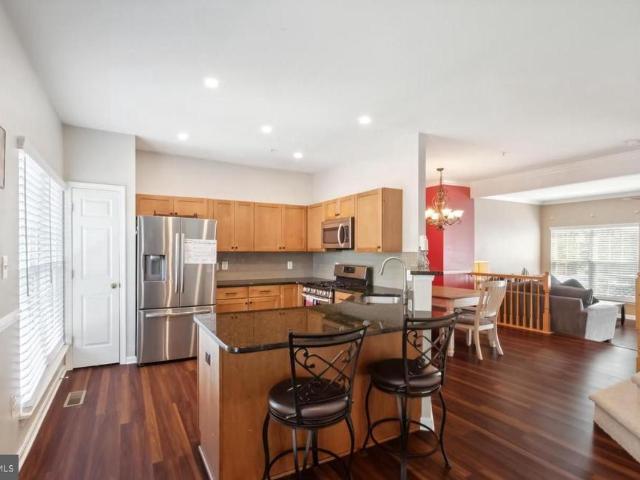 2711 Thornbrook Court