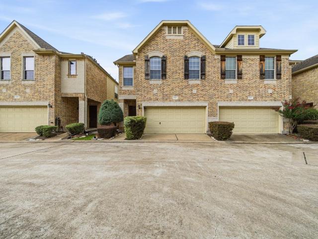 2711 Wallingford Pines
