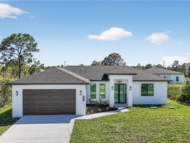 2711 39th St W, Lehigh Acres, FL 33971