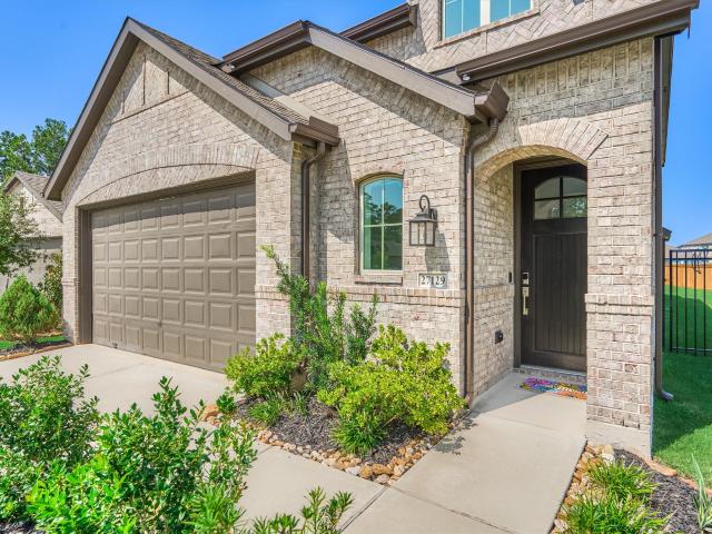 27129 Ivorywood Drive