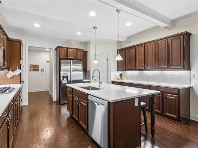 2712 Middlecreek Way 2712