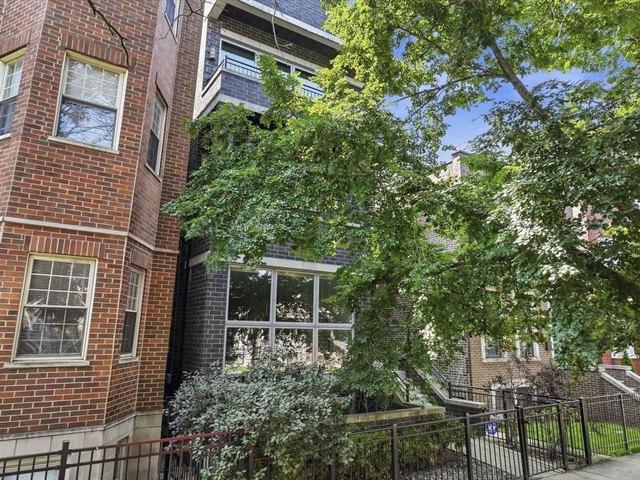 2712 N Artesian Ave Apt 2, Chicago, IL 60647
