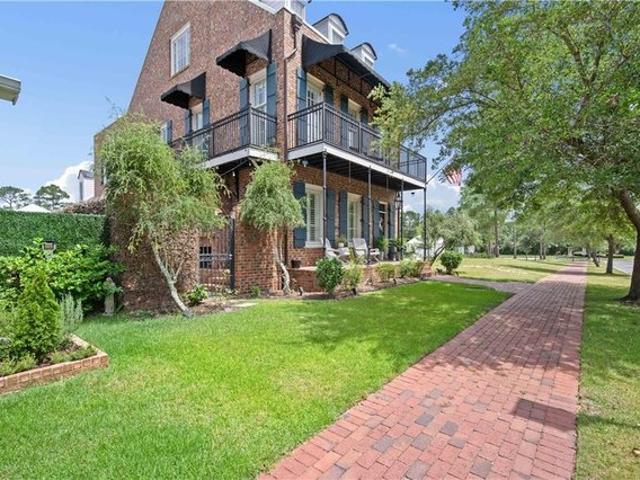 2712 Bienville Ave, Gulf Shores, AL 36542