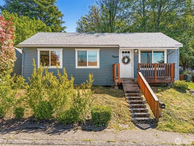 2712 Hefner Ave, Bremerton, WA 98310