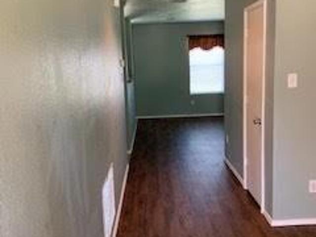 2712 Redwood Street