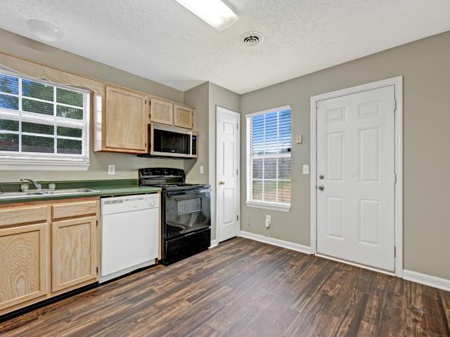 2712 River Bend Dr