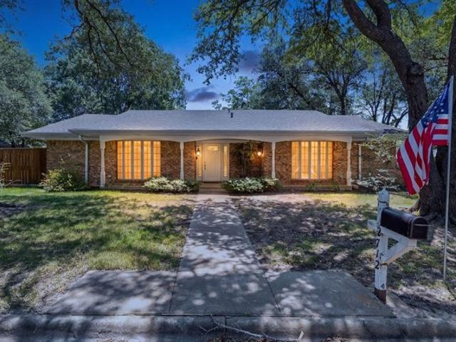 2712 Rix St, Commerce, TX 75428