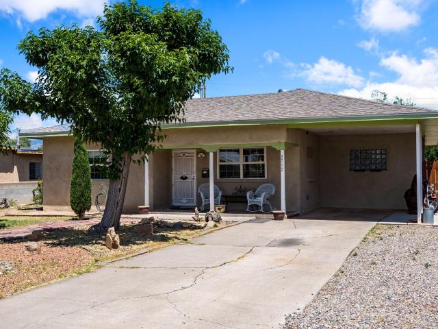 2712 Solano Drive NE