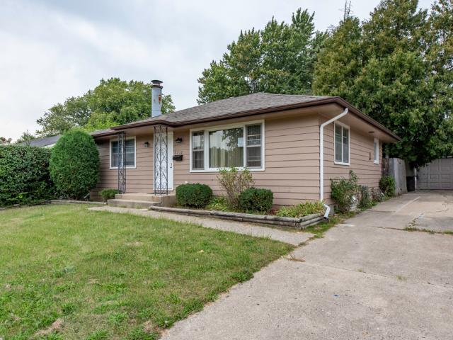 2712 W Grove Avenue W