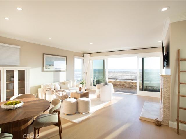 2712 W Oceanfront