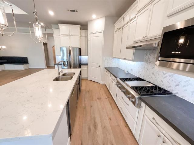 2712 Waterford