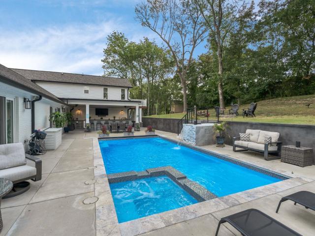 2712 Windemere Dr