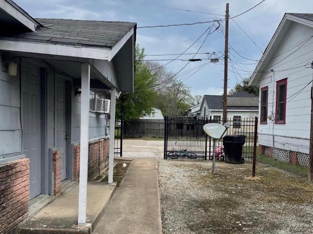 2712 2 Berry St, Houston, TX 77004 | MLS #44102 | Compass