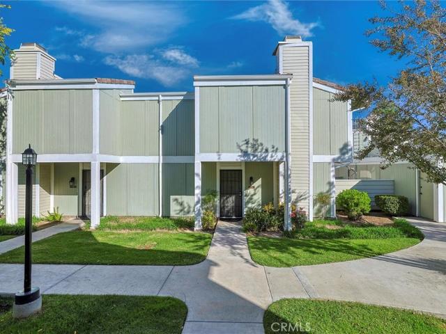 27130 Hidaway Ave, Unit 2, Canyon Country, CA 91351 | Compass