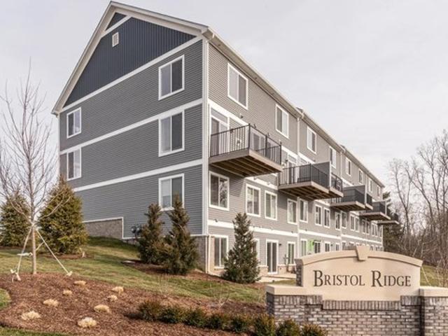 2713 Bristol Ridge Dr, Ann Arbor, MI 48105