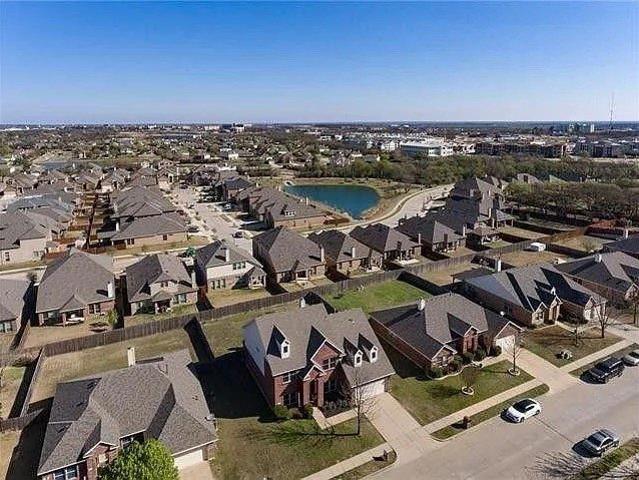 2713 Clubhouse Dr, Denton, TX 76210
