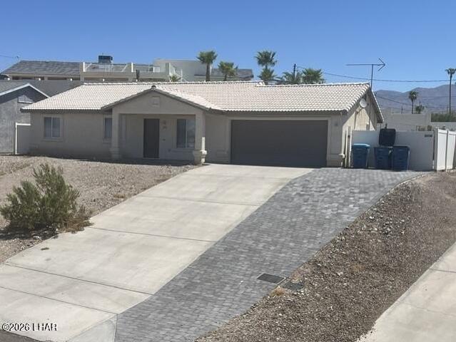 2713 Huntington Dr, Lake Havasu City, AZ 86404