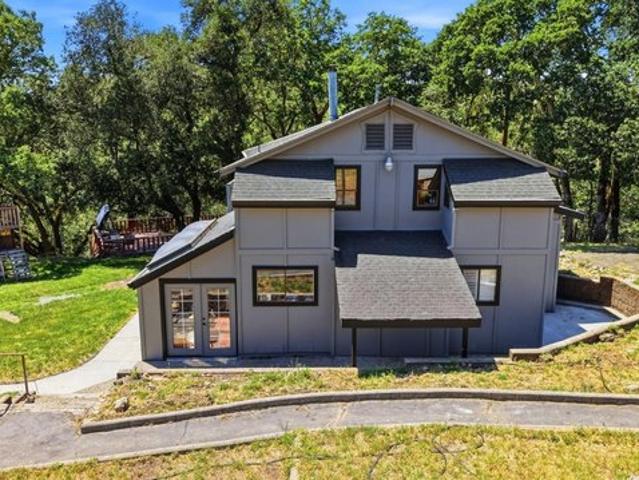 2713 Leslie Rd, Santa Rosa, CA 95404