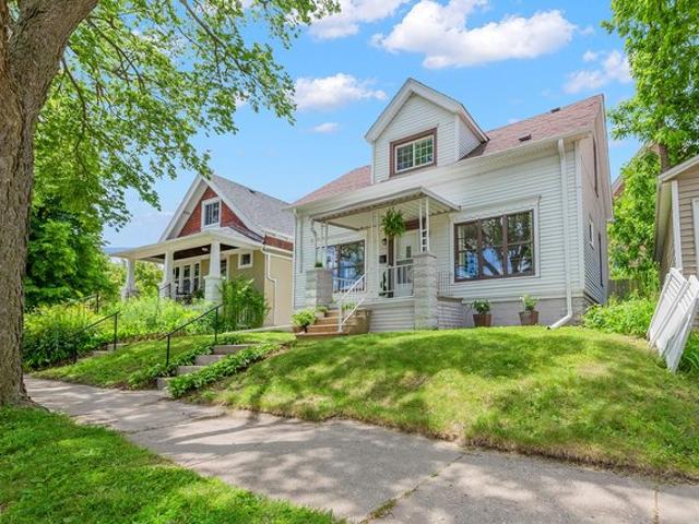 2713 S California St, Milwaukee, WI 53207