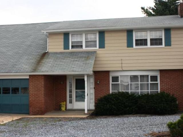2713 S Queen St #2ND FLOOR, York, PA 17403