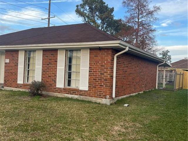 2713 W Friendship Drive