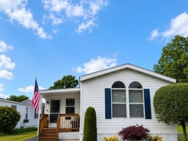 2713 W Park Ln, Erie, PA 16506