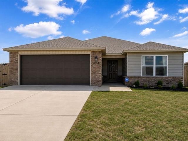2713 W Reynolds St, Pea Ridge, AR 72751