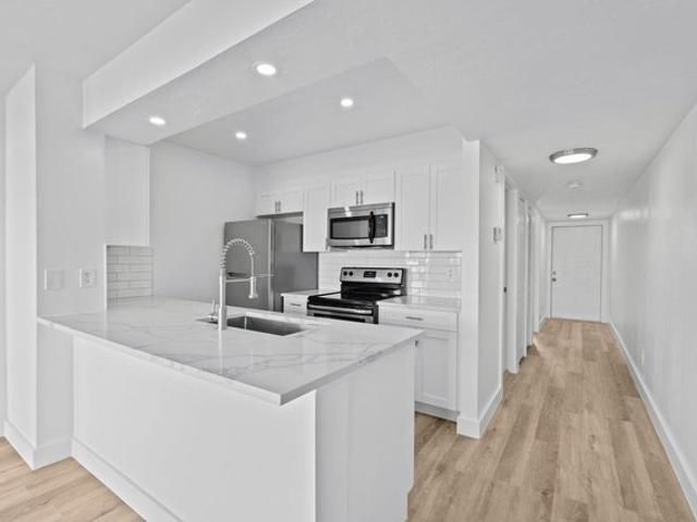 271 Cypress Point Dr, Palm Beach Gardens, FL 33418